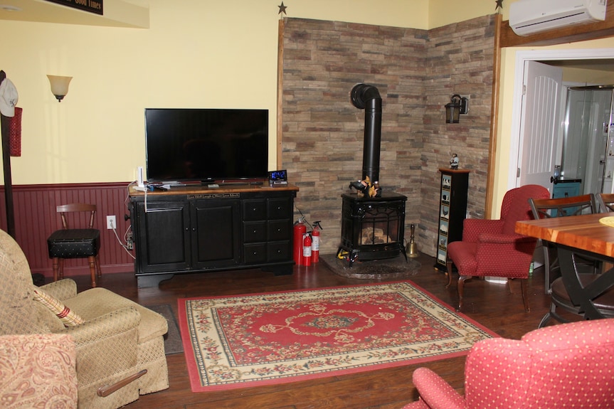 Sugar Maple Chalet - State of New York