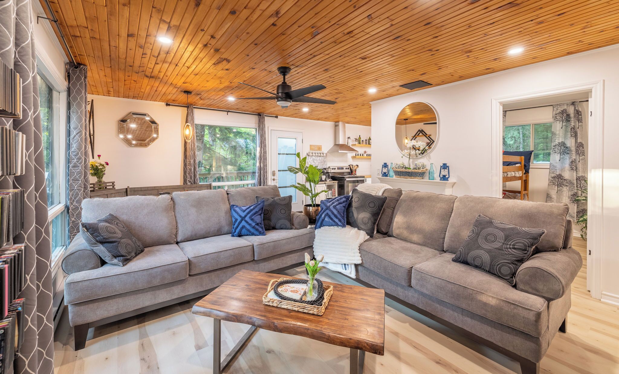 Luxury Cabin, Sauna, River Cold Plunge,igloos,ev,wifi,instapics! In Muskoka,on - Bracebridge