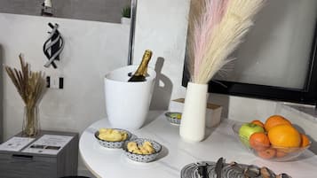 Quarto quádruplo superluxo | Lençóis italianos Frette, roupas de cama premium