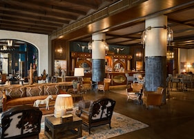 2 bares/lounges, este bar no lobby do hotel 