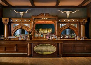2 bares/lounges, este bar no lobby do hotel 