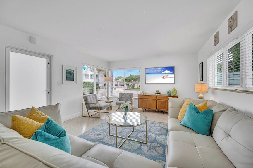 Steps From Beach | Heated Pool | Gulf Stream Key | Resldences - Fort Lauderdale