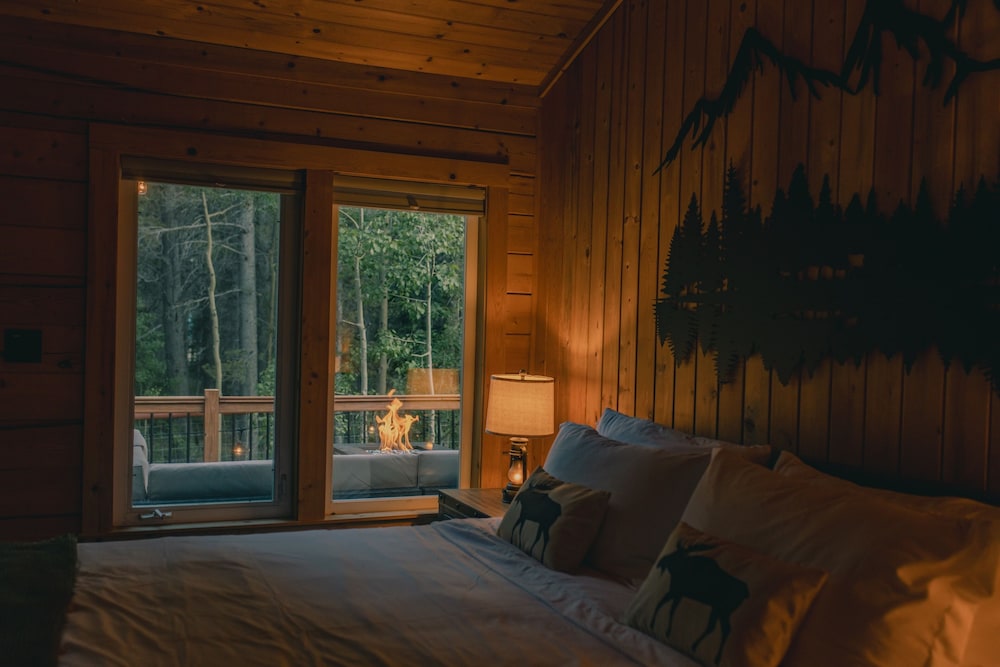 Cozy Log Cabin: Hot Tub Under The Stars, Private Deck, King Bed, Dog Friendly! - Georgetown, CO