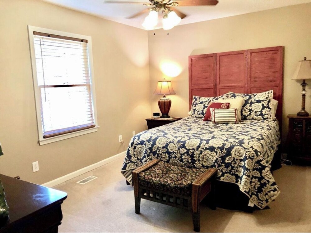 Lake Tuscaloosa Waterfront Home--great For Friends, Families, And Bama Parents! - 터스컬루사