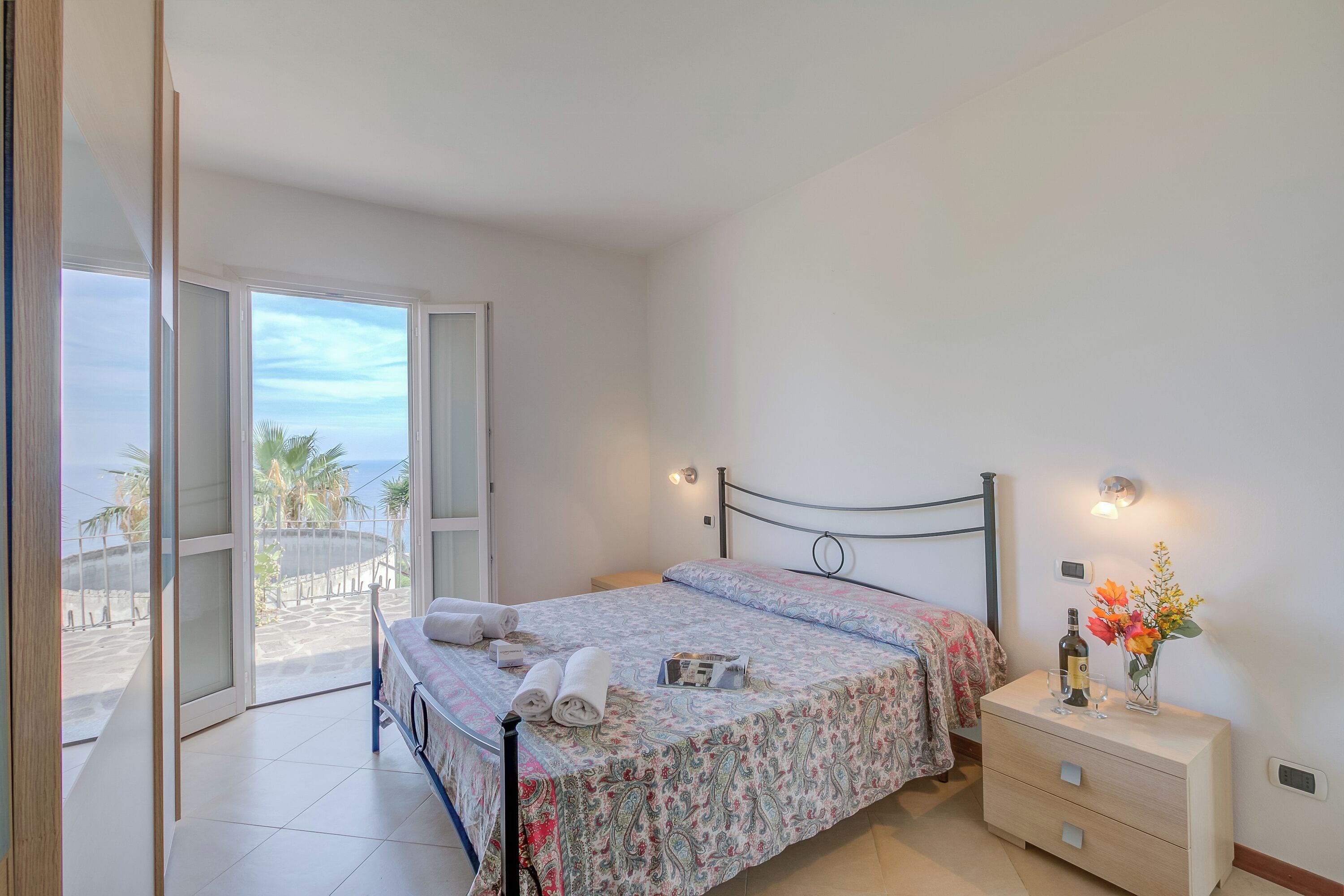 Apartamento Familiar, vários quartos, 2 casas de banho (Palms Villa - Sea View) | 2 quartos, Wi-fi grátis, roupa de cama fornecida 