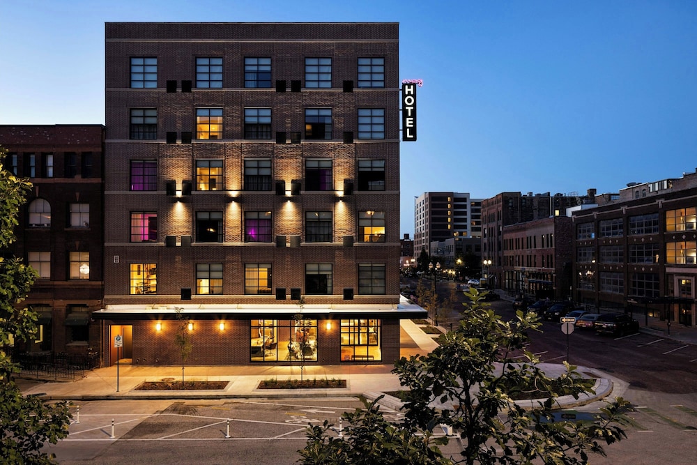 Moxy Omaha Downtown - Omaha