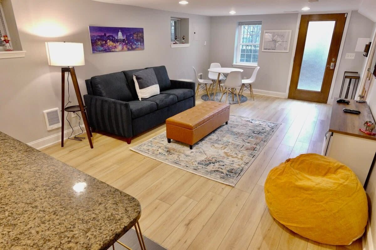 Capitol Hill Apt By Union Station, Sleeps 4 - Washington, DC