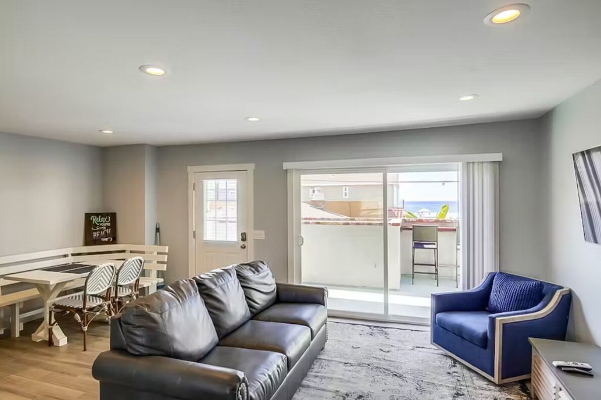 Centrally Located * Ocean Views * Steps To Ocean - San Diego, CA