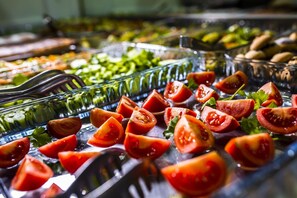 Pequeno-almoço tipo buffet diário incluído 