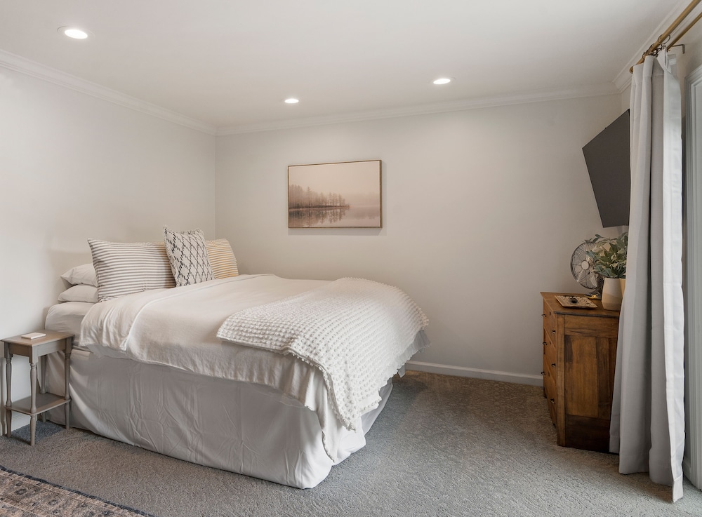 Harbor Springs And Nub's Nob - Perfect Location For A Fun Filled Vacation! - Harbor Springs, MI