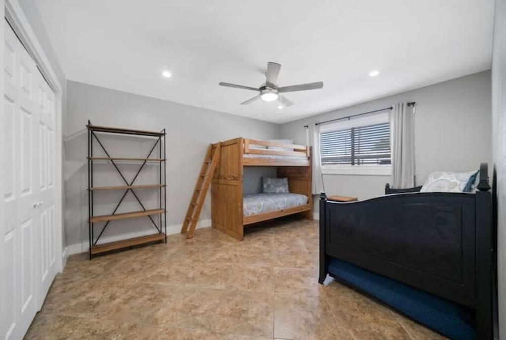 Lake Lbj Waterfront Condo - Kingsland, TX
