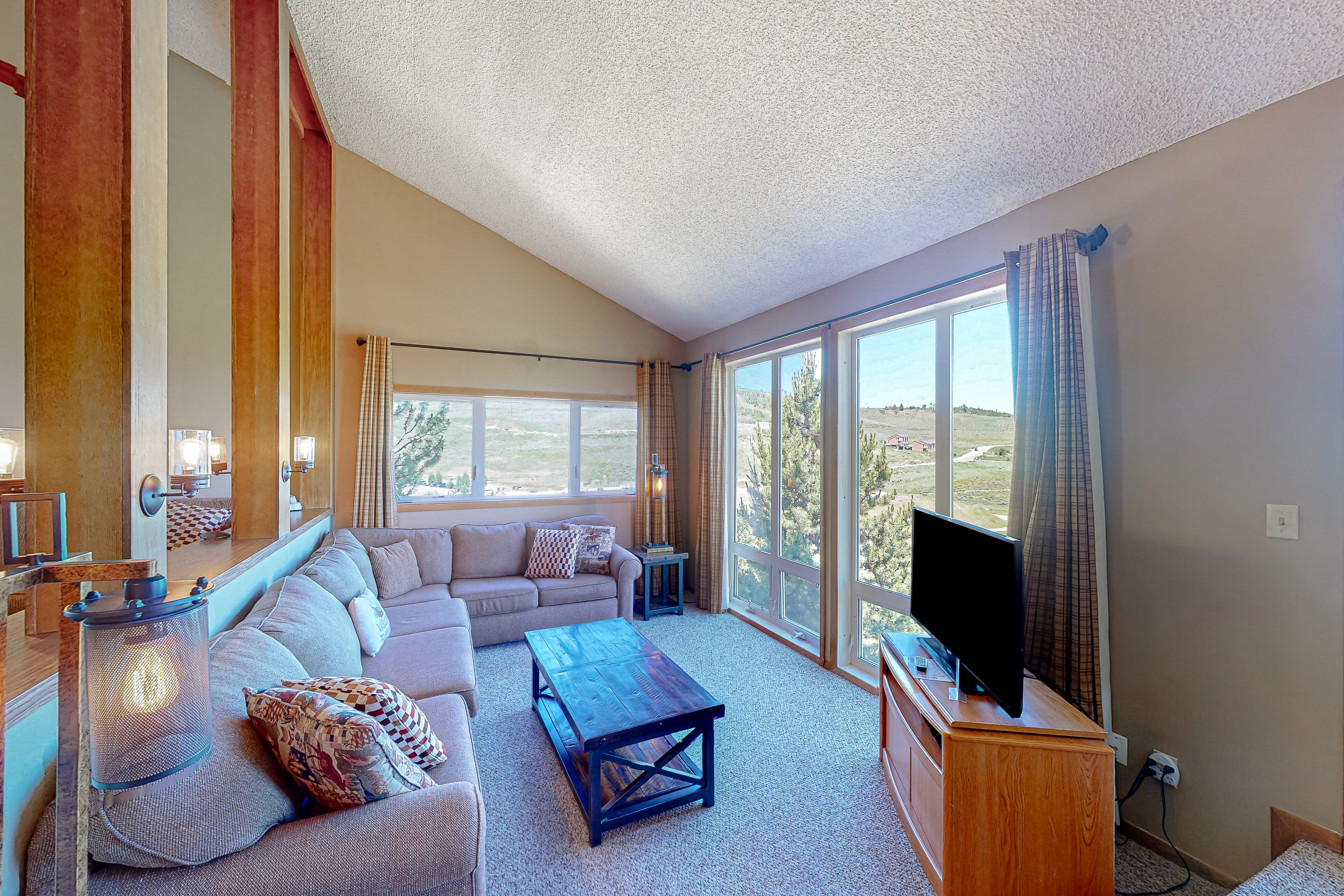 The Mountainside - Unit B47 With A Private Indoor Hot Tub, Views, & Pool - Granby, CO