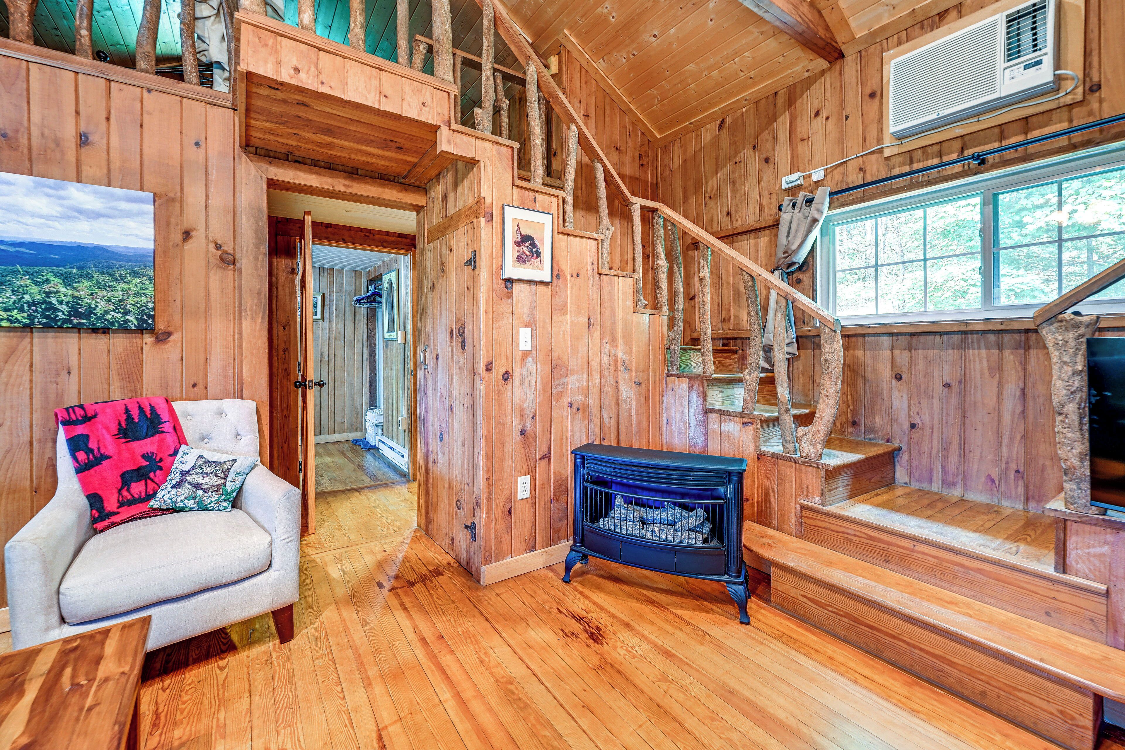 Historic Sapphire Cabin W/ Porch, Updated Interior - Sapphire, NC