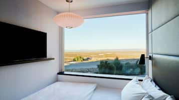 Quarto, 1 cama King (High Floor) | Roupas de cama premium, edredons de pluma, camas com colchões pillow-top