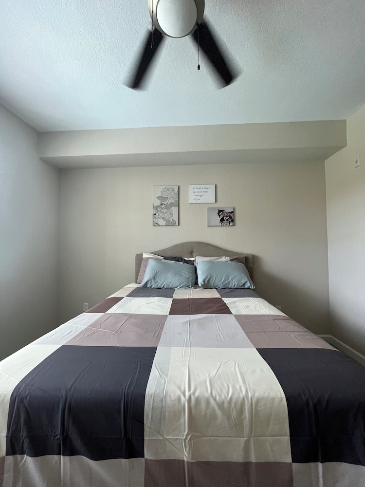 Blooming Journey Tampa Bay Central Location!
1bedroom 1bath Private Balcony. - Tampa Airport (TPA)