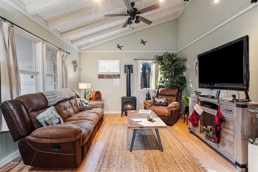 Woodland Cottage | Secluded Hocking Hills Getaway - Laurelville, OH