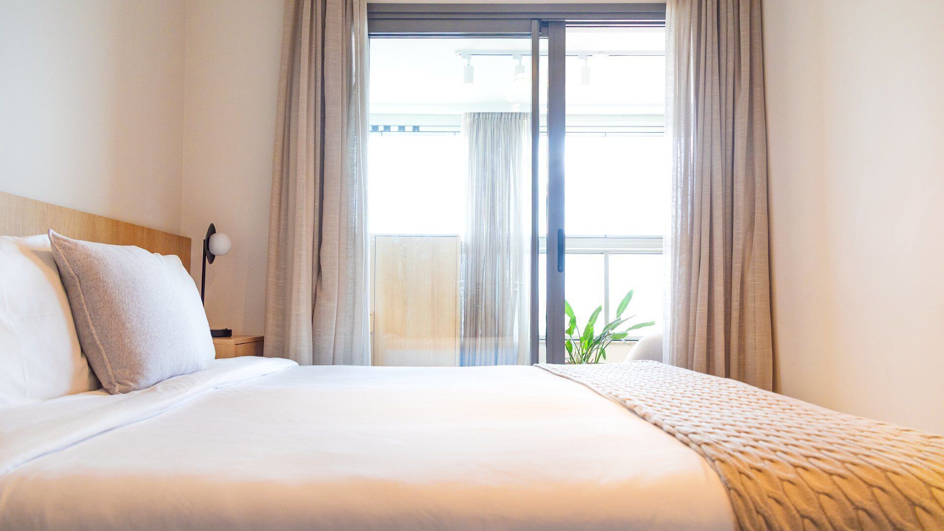 Apartamento | Roupa de alta qualidade, cofre no quarto, com decoração personalizada 