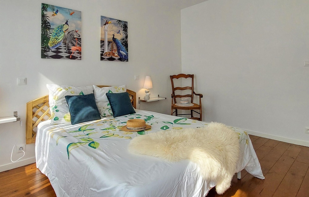 Amazing Home In Marennes - Marennes