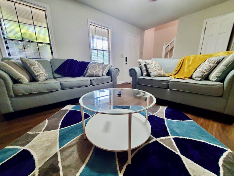 Cozy 2-bedroom Townhouse In Kennesaw, Centrally Located. - Kennesaw, GA