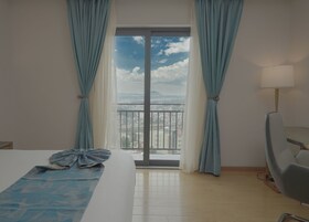 Quarto Duplo Standard | Minibar, cofre no quarto, secretária 