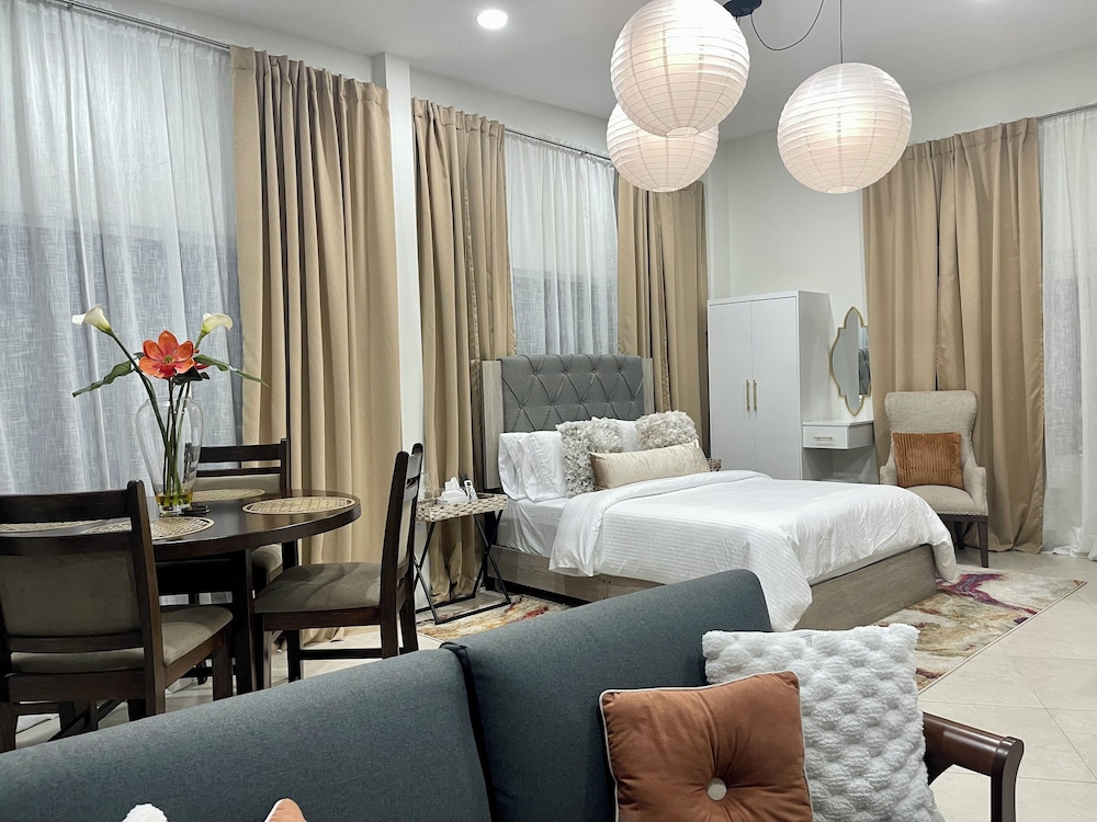 This studio is a 1 bedroom(s), 1 bathrooms, located in Crown Point ...
