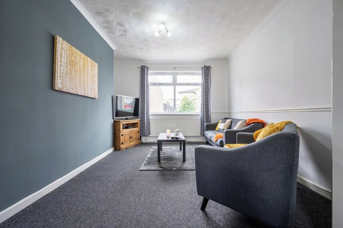 Maindee Parade By Tŷ Sa - Wales