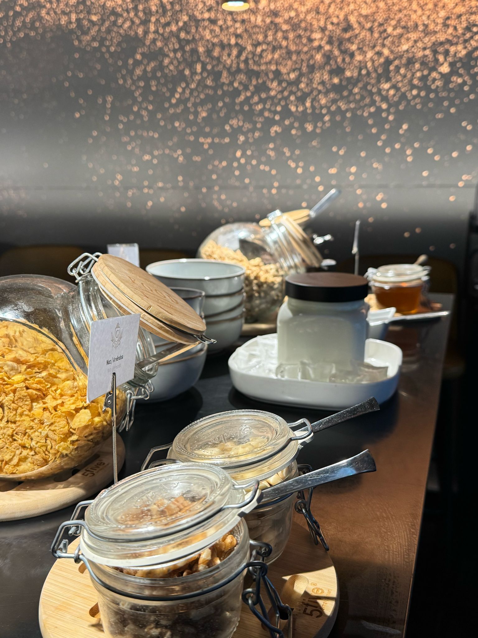 Pequeno-almoço preparado no momento diário (15 EUR por pessoa) 