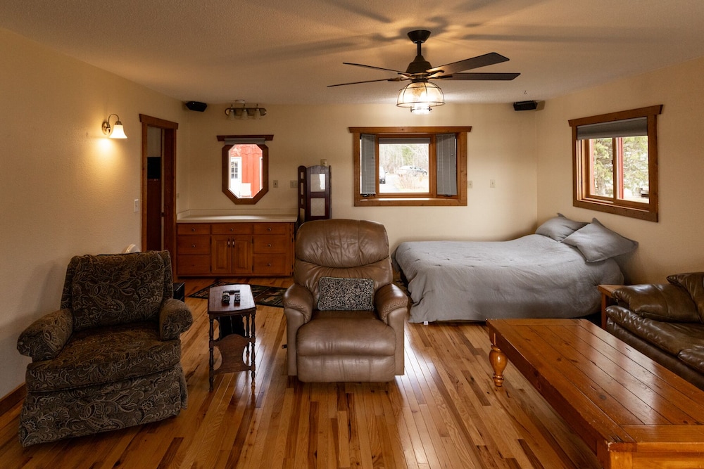 Relaxing Cabin On Beaver Lake, By Namekagon River And Close To Hayward - Gull Lake, WI