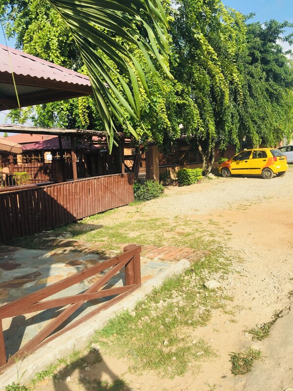 Steak House Guesthouse And Restaurants - Kumasi
