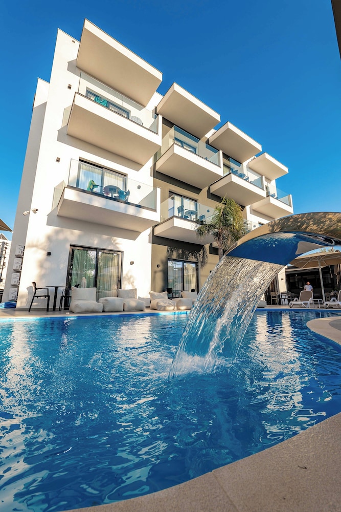 Absolute Hotel - Ksamil