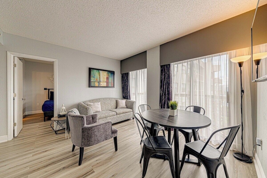 Cozy Lakeview Getaway / Near Universal Studios - Orlando