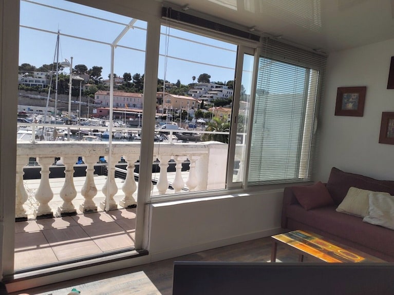 Très Beau T2 Labellisé 3 éToiles Face Au Port De Carry Le Rouet. - Sausset-les-Pins