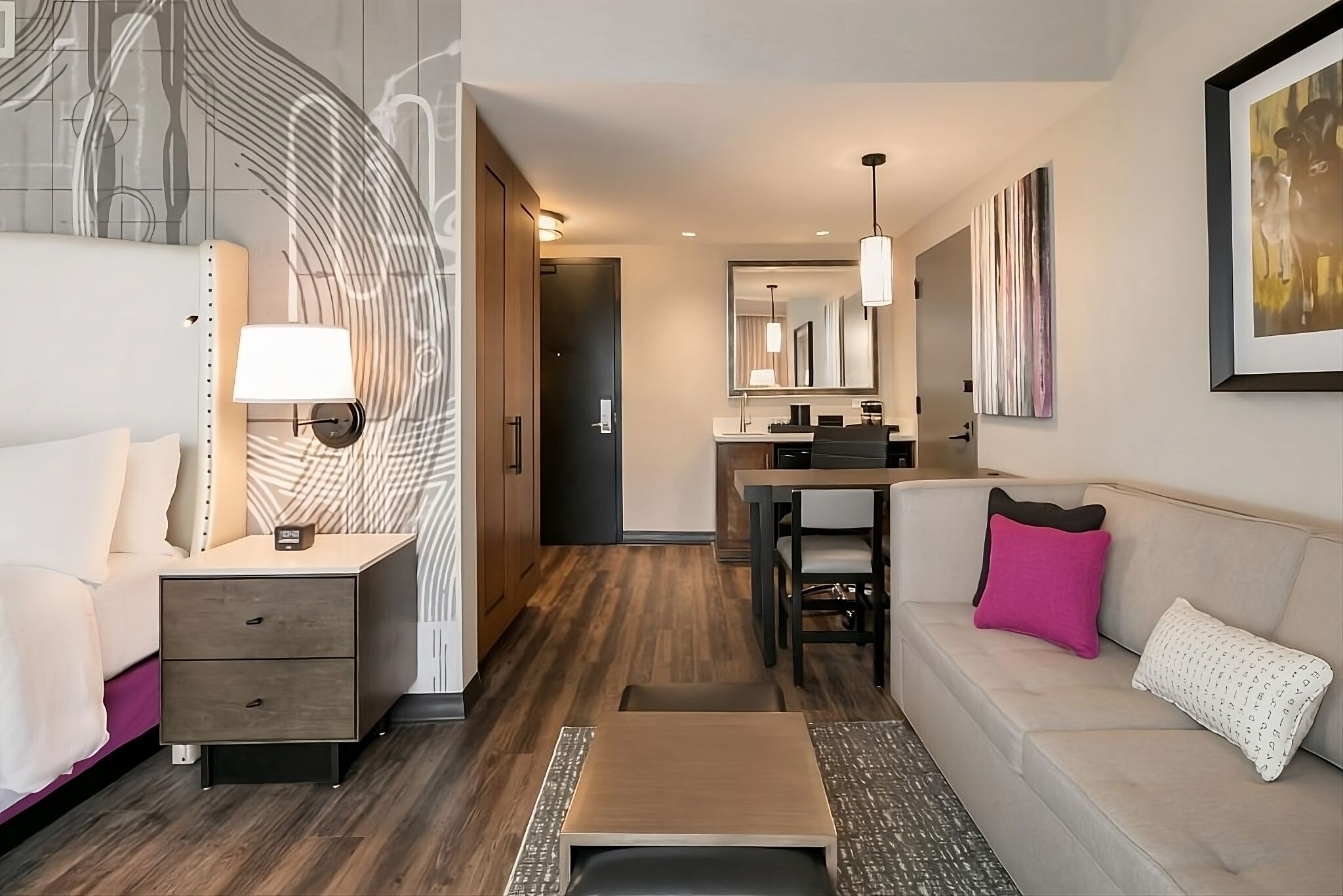 Ensuring A Very Comfortable & Memorable Stay! Indoor Pool, Free Breakfast! - Edison, NJ