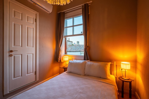 Quarto standard, 1 cama de casal | Individualmente decorados, individualmente mobiliados, Wi-Fi de cortesia