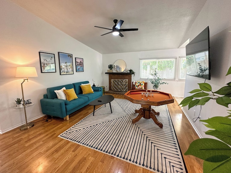 Palm Paradise: Mid-century Modern Haven In Huntington Beach - Huntington Beach, CA