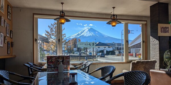 Hotel Camelot - Lake Kawaguchi