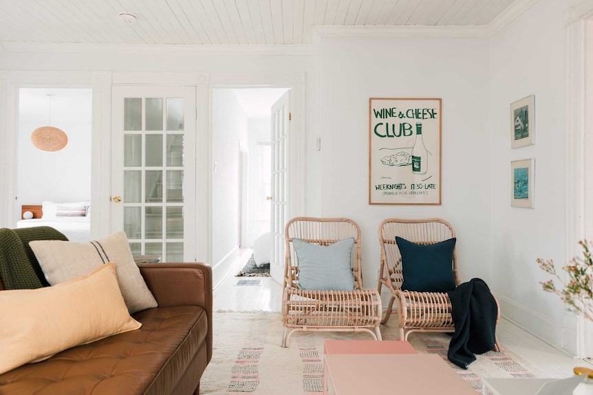 Town & Trail - Walkable Wellington Charmer - Sand Banks