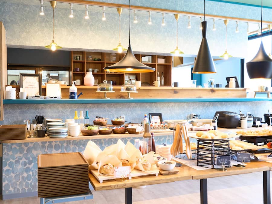 Pequeno-almoço tipo buffet diário mediante uma taxa