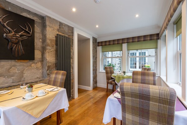 Craigroyston House & Lodge - Pitlochry