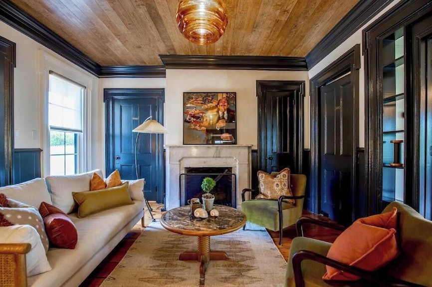 Vine + Sand--southold, Ny's Newest B&b--room 2--king Bed And Ensuite Bathroom With Rain Shower - The Hamptons, NY