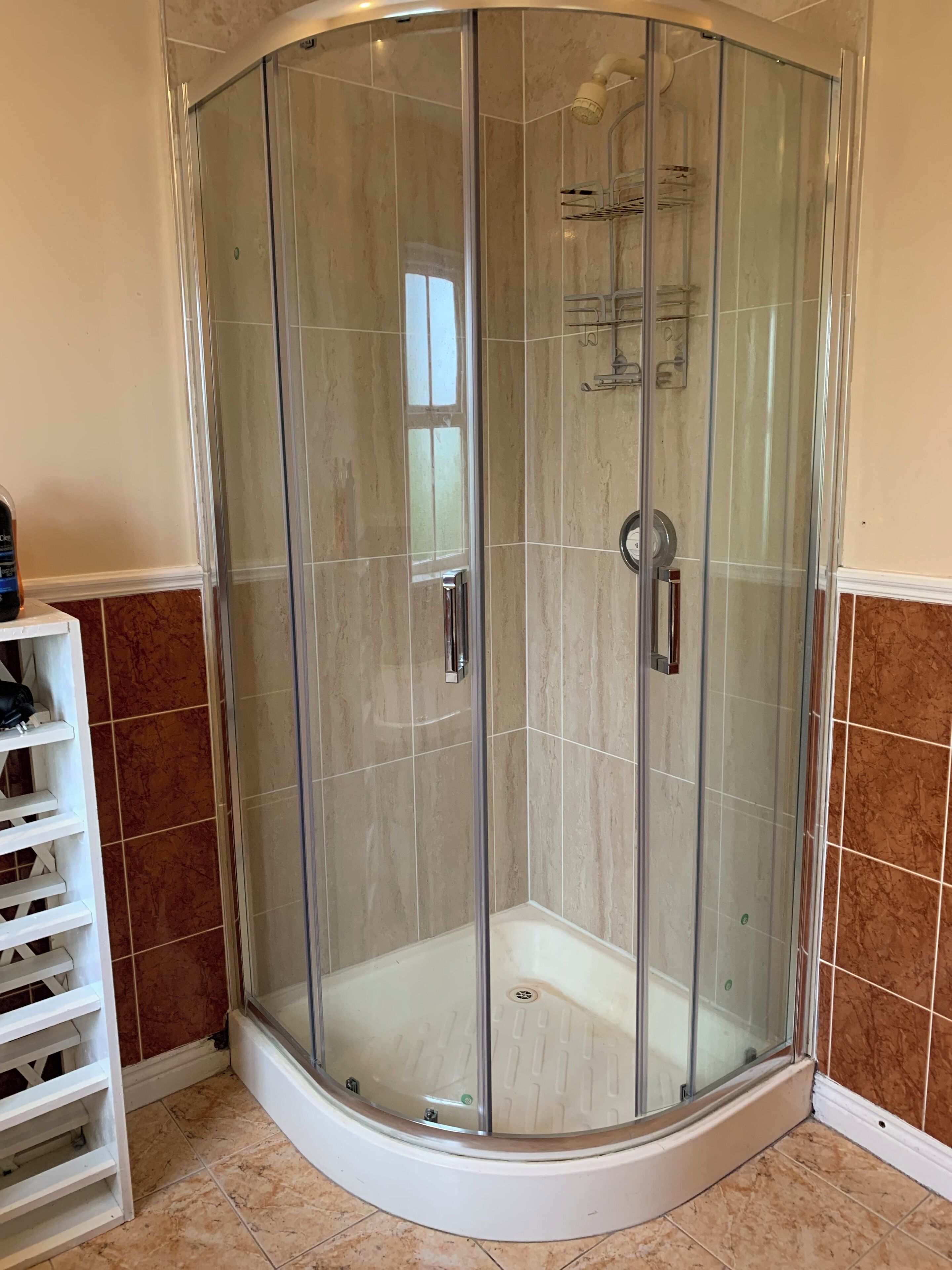 Apartamento | Banheiro | Banheira e chuveiro separados, banheira de imersão, secador de cabelo 