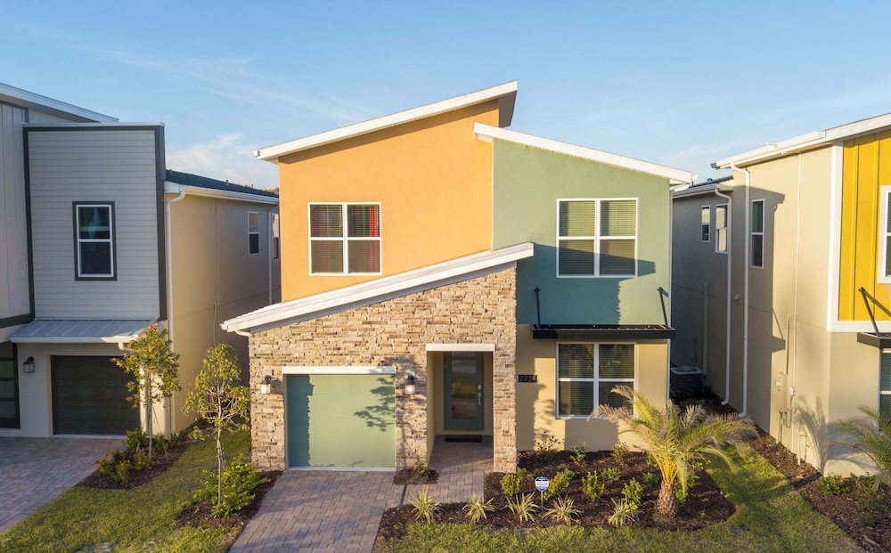 Gorgeous 5 Bd Home Close To Disney Storey Lake Resort 2734 - Kissimmee, FL