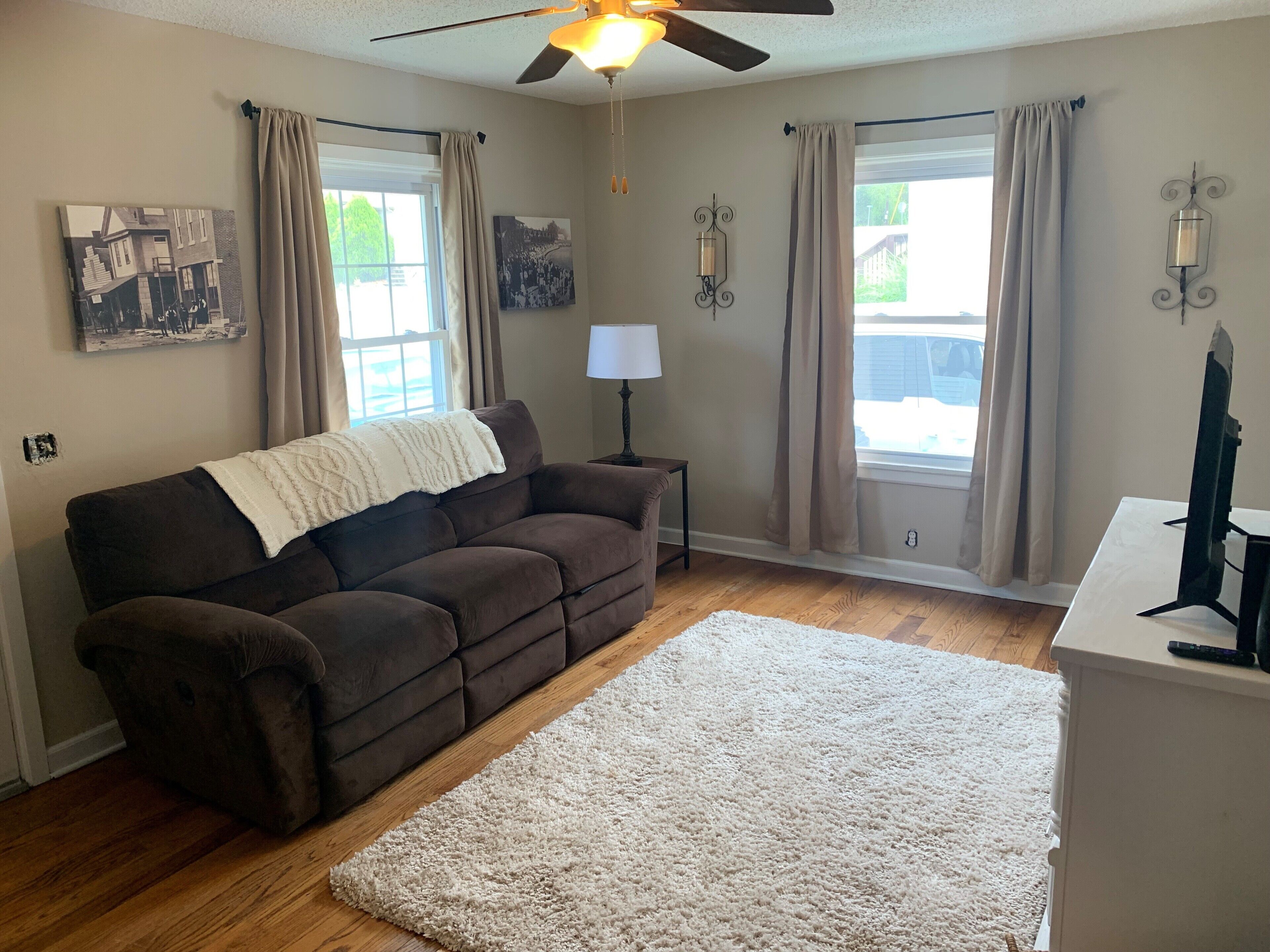 Historic Main Street Cottage - Cave, MO