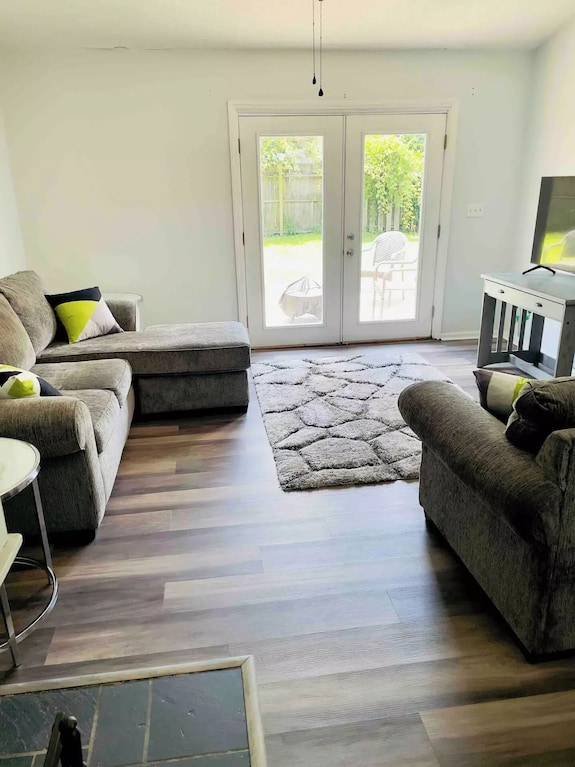 Fifty Shades Of Graytastic Home! Peaceful & Cozy Retreat 2 Minutes From Ecu!\n - Greenville, NC