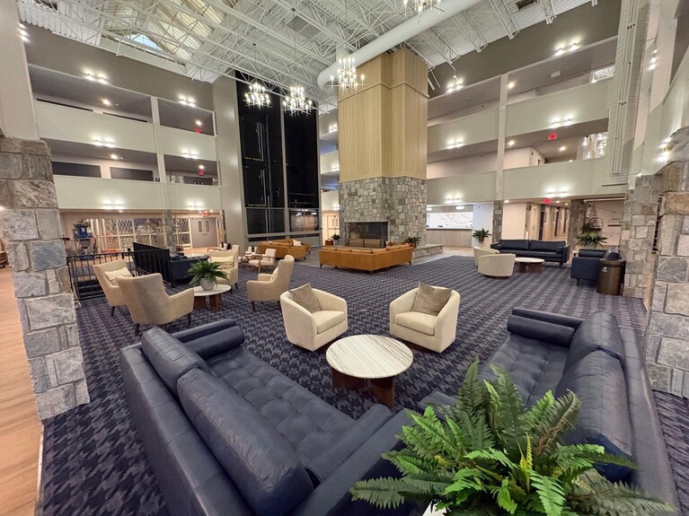 Ml 103: Sleek Retreat | Steps From Slopes With Après-ski Style - West Virginia