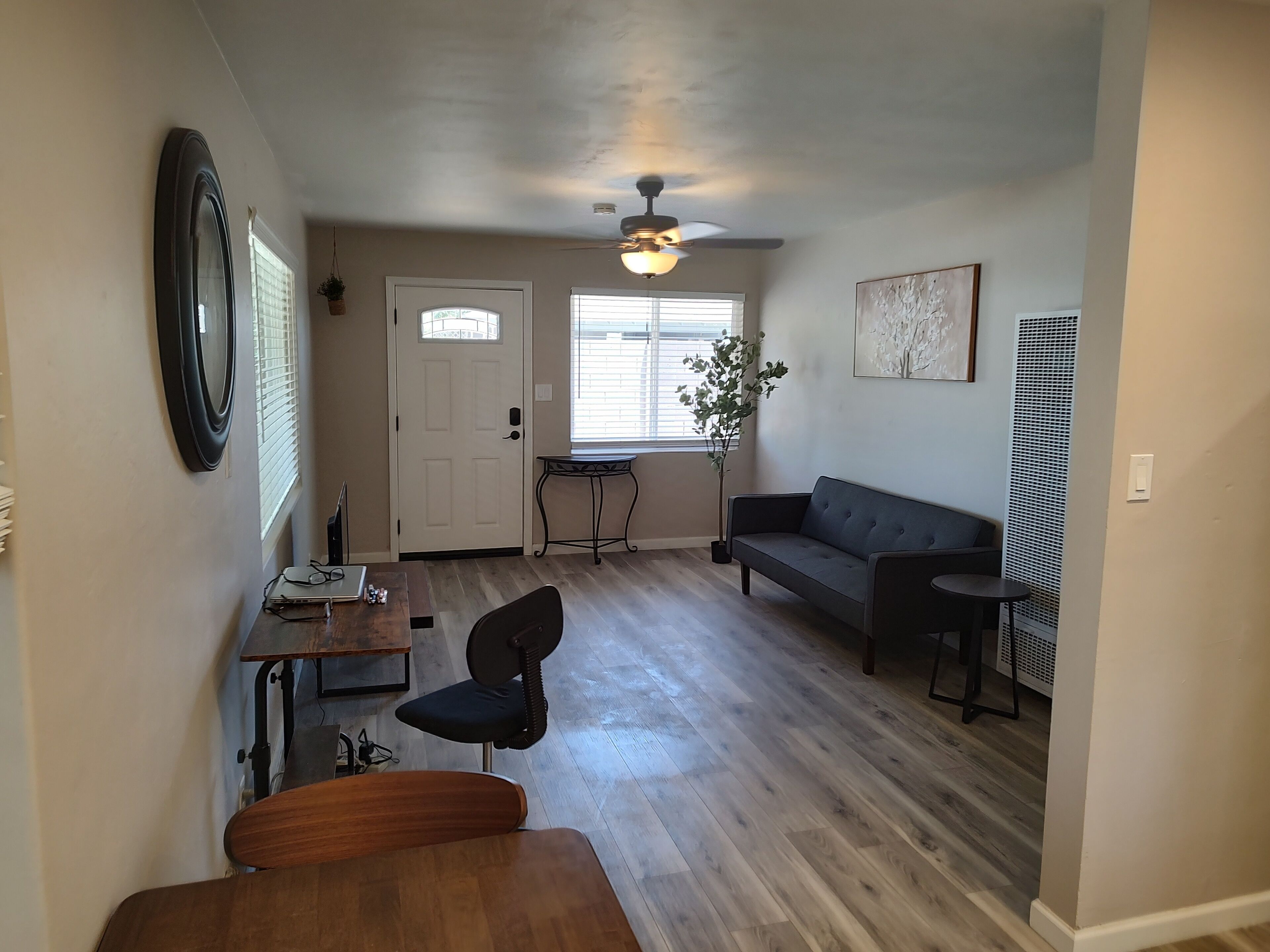 Centrally Located Close To Everything With Private Entry And Private Yard. - Mesa, AZ