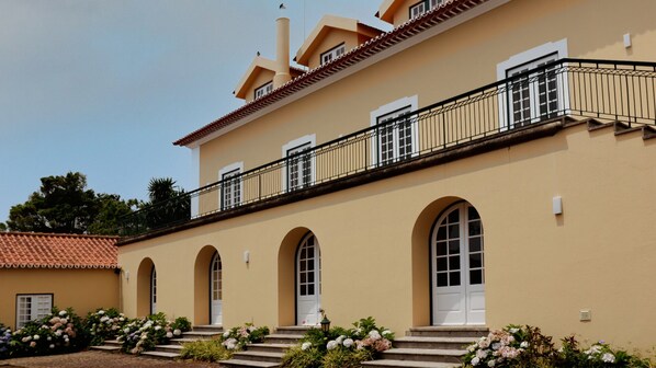 Fachada da propriedade