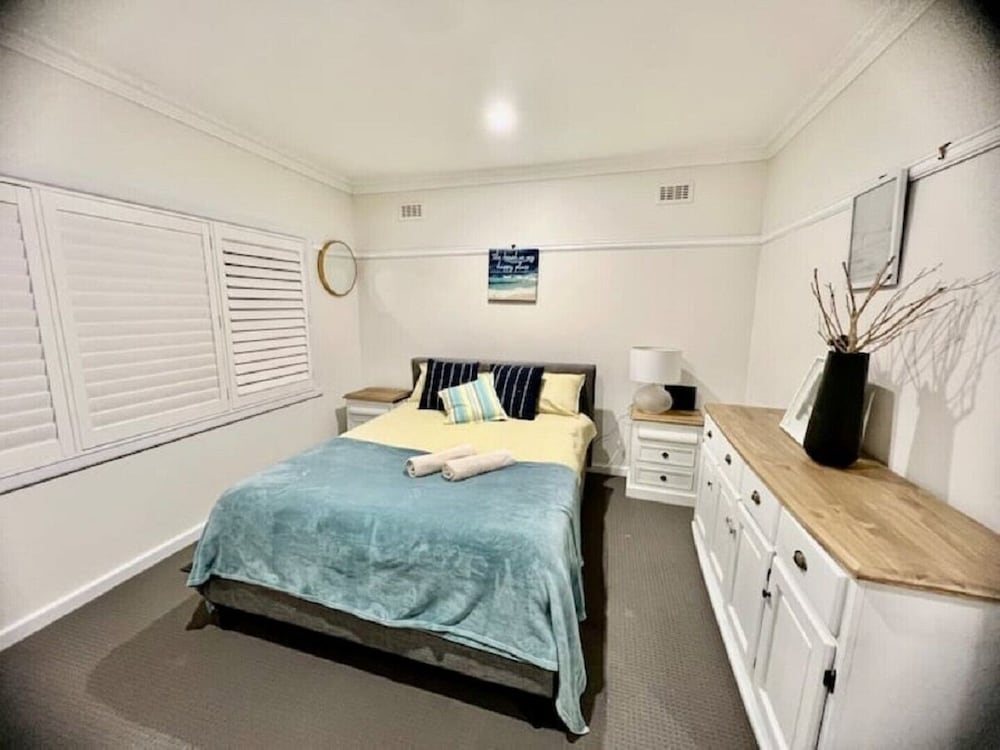 Charming House; Walk To Beach & Shops - Red Hill