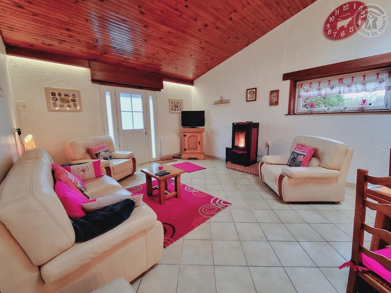 Charming Countryside Cottage With Terrace, Pet-friendly, Near Val Joly - 노르