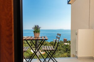 Quarto Duplo Deluxe, varanda | Vista do alojamento